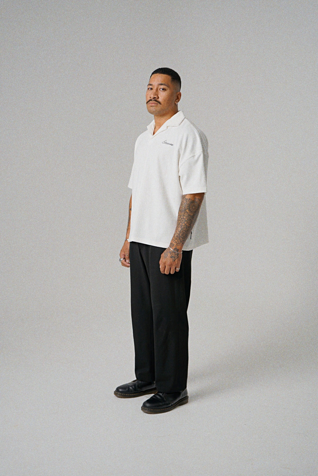 Relaxed Polo - Pearl White. – Étienne Clo